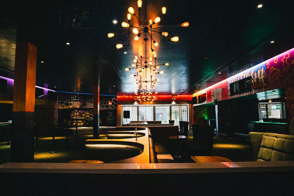 Sun-Ray Cinema is the best place to see a movie in Tampa—and it does ...