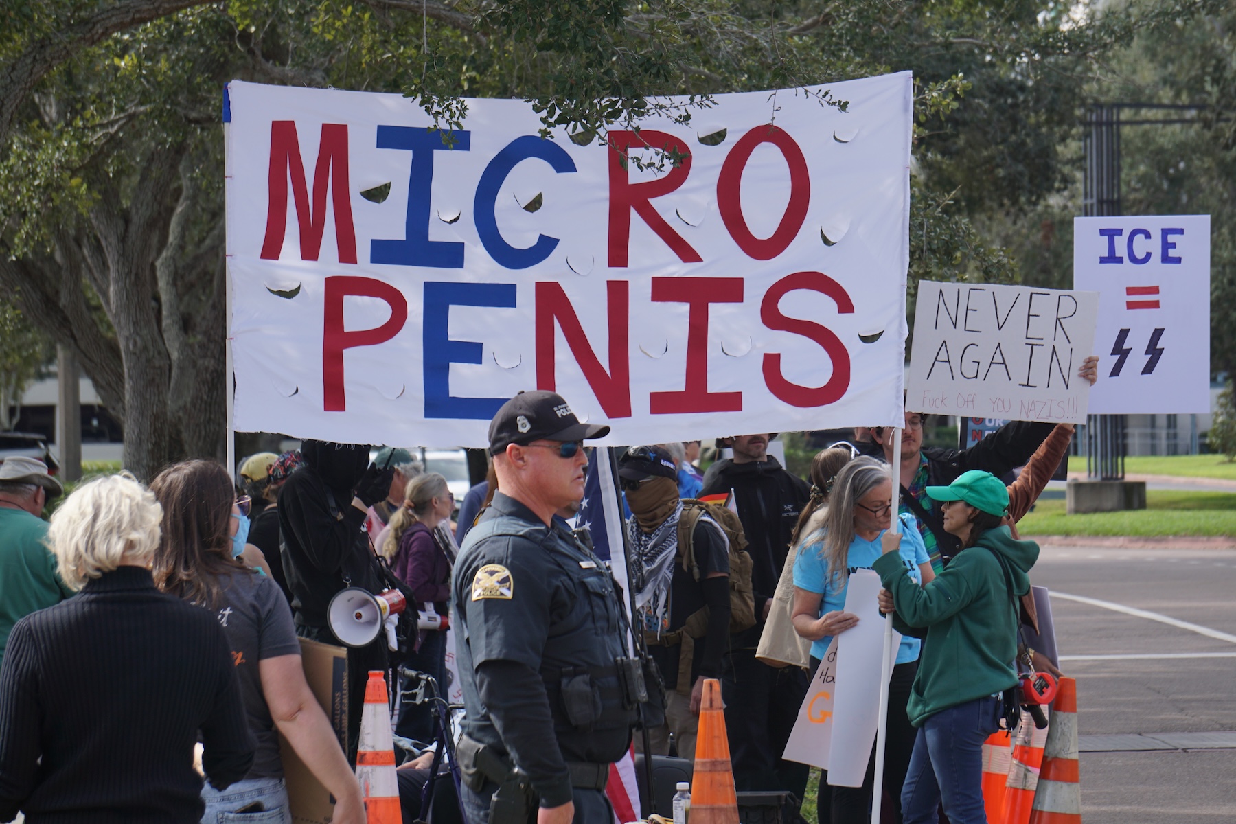 Photos: Protestors picket Border Patrol recruitment at St. Pete ...