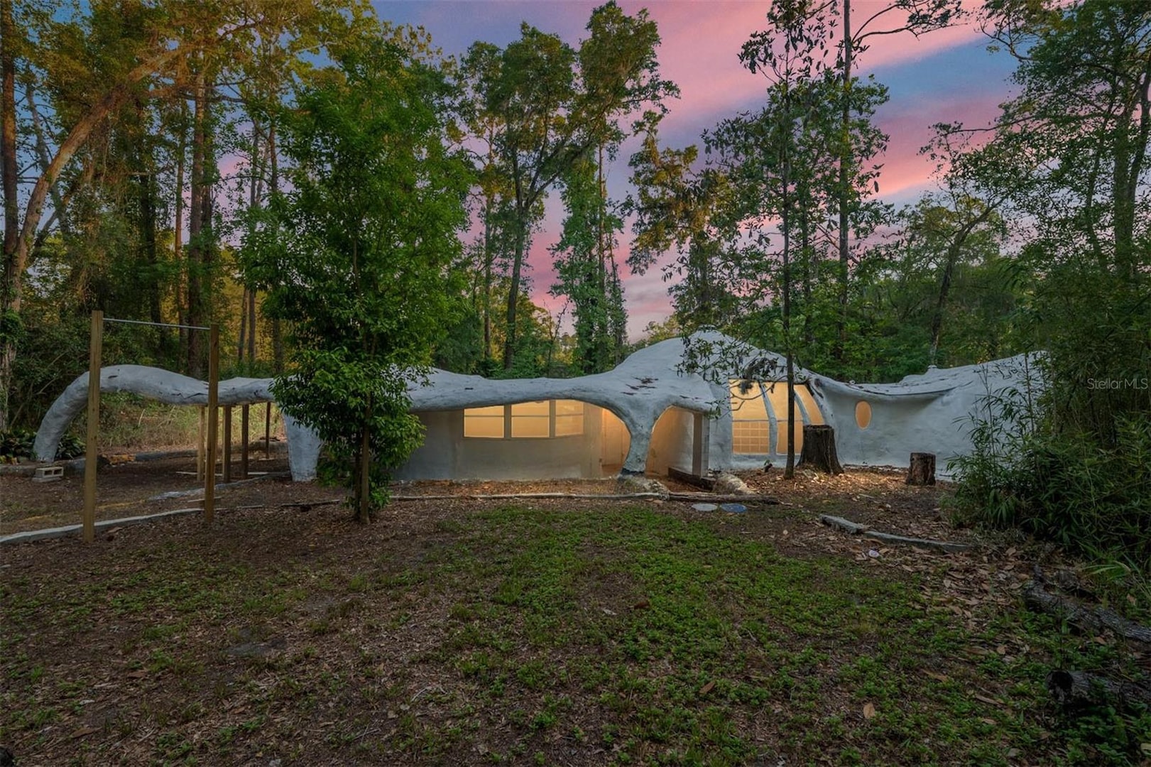 A Florida ‘Foam Dome Home,’ where ‘not a single straight line exists ...
